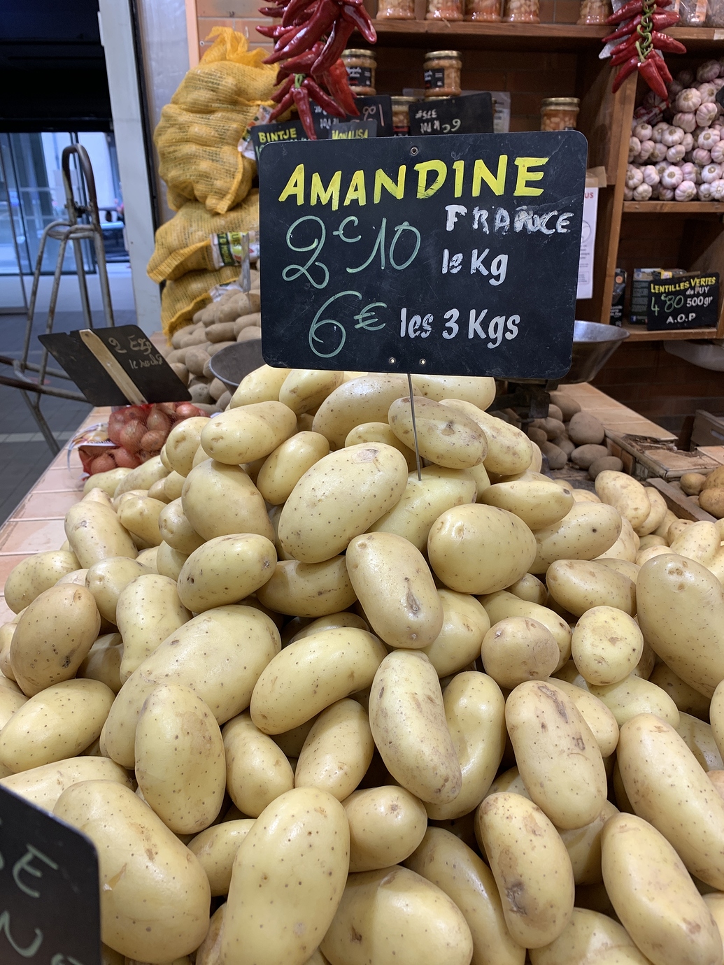 Buying potatoes in France - Pictures! - Growing Fruit