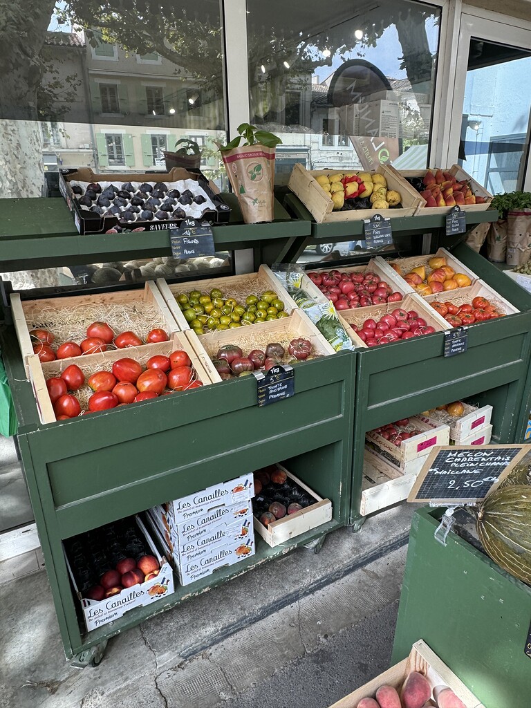 A new Veg and Fruit Boutique in St. Remy - Pictures! - Growing Fruit